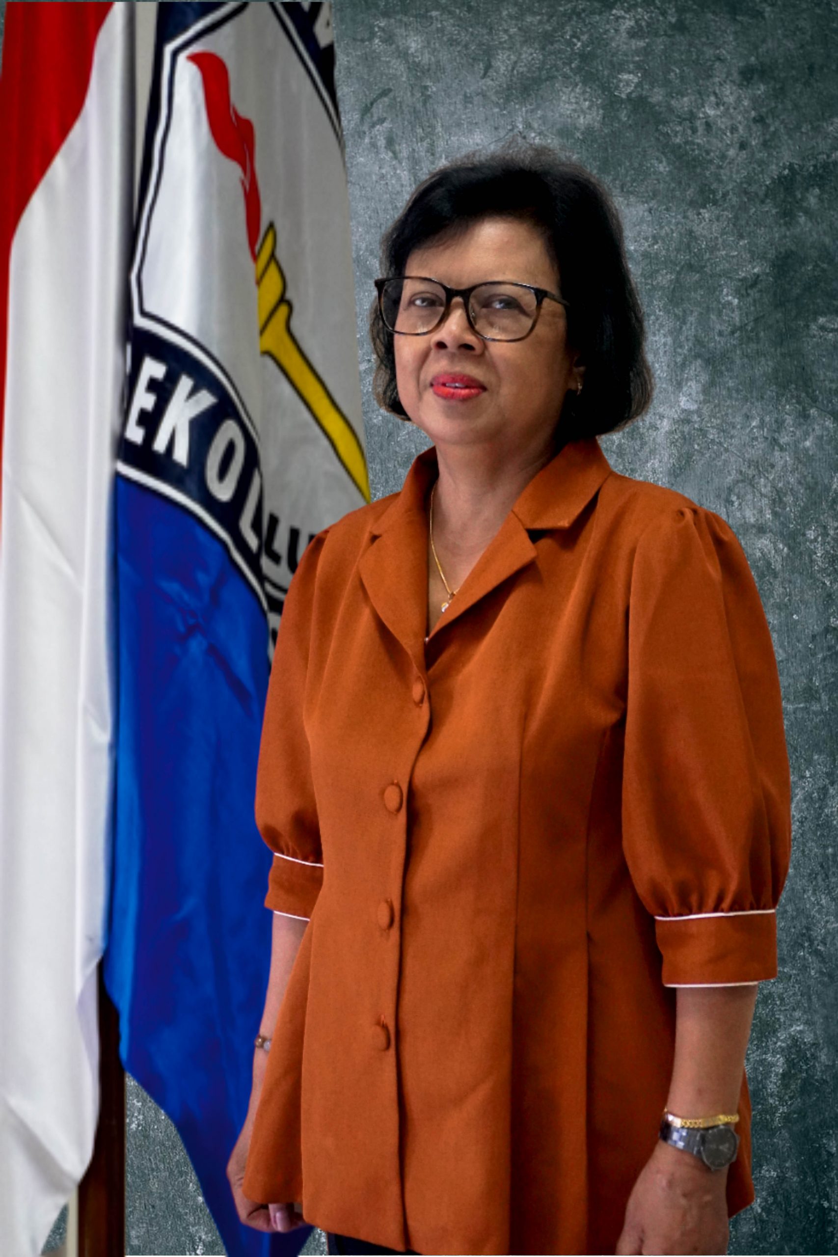 Profil Guru - SMP Katolik Santa Clara